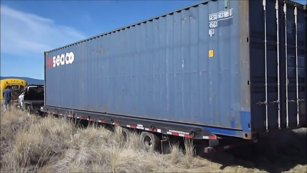 They Bought A Trailer After Being Told It Could Move Loaded Containers ...
